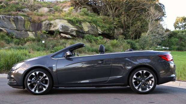 2017 Holden Cascada Review - Chasing Cars