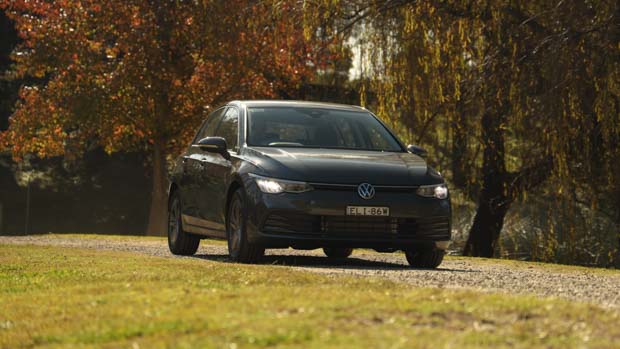 Volkswagen Golf base model 2021 review - Chasing Cars