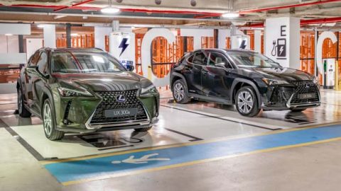 Lexus wait times: elite perks for customers facing long delays ...