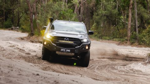 How to drive a 4WD on the beach at Fraser Island - Chasing Cars