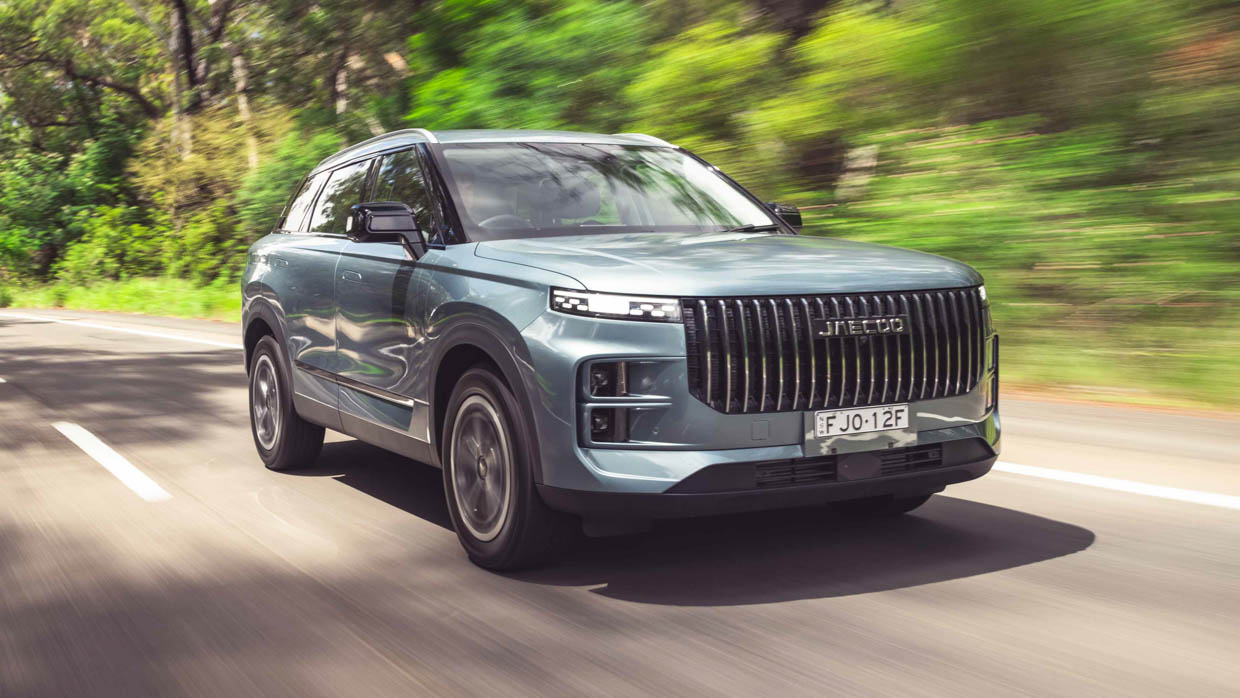 Jaecoo J7 Track 2025 review - Chasing Cars