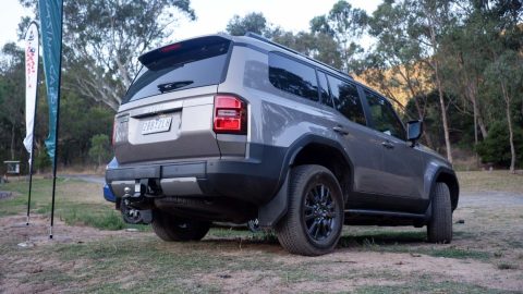 2025 Toyota LandCruiser Prado GXL vs 2025 Ford Everest Sport review ...