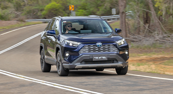 Midsize SUV Reviews - Chasing Cars