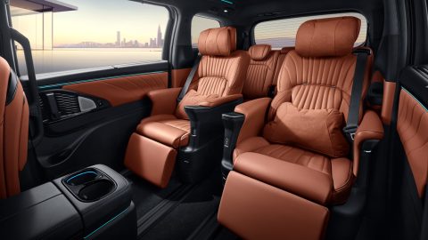 GAC M8 hybrid MPV priced to heat up Australia’s new luxury van ...