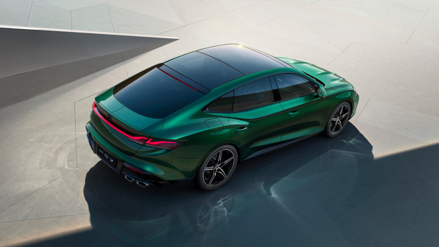 MG debuts turbo front-drive MG7 sedan set to bump shoulders with Toyota ...